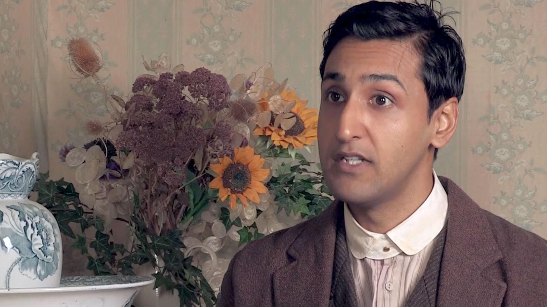 Go behind-the-scenes of Arthur & George.