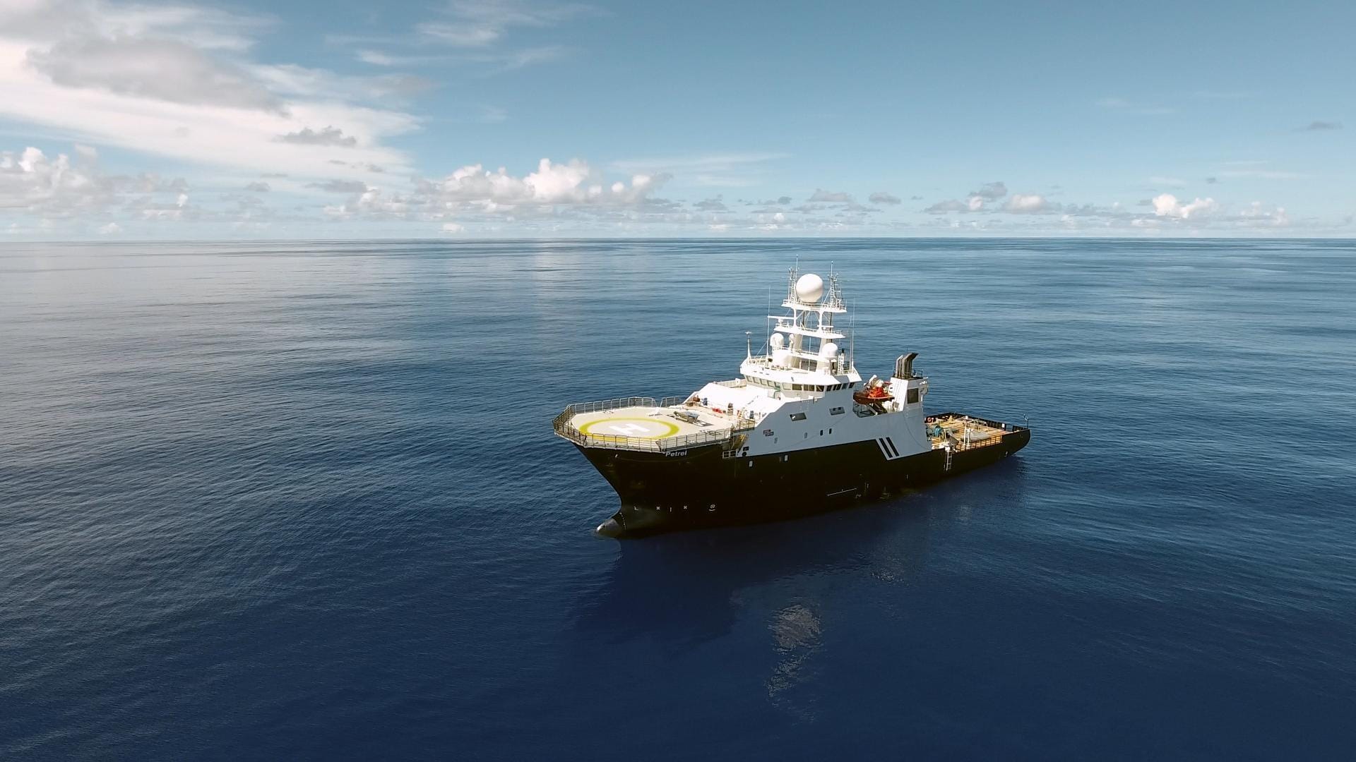 To find the long lost wreck of the Indianapolis, the Petrel crew must ...
