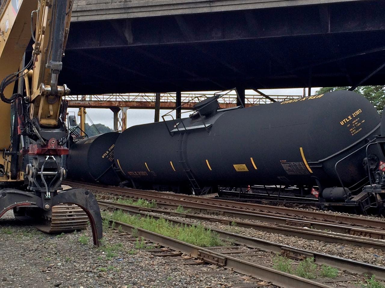 The oil trains and the cities: How safe? | Cascade PBS