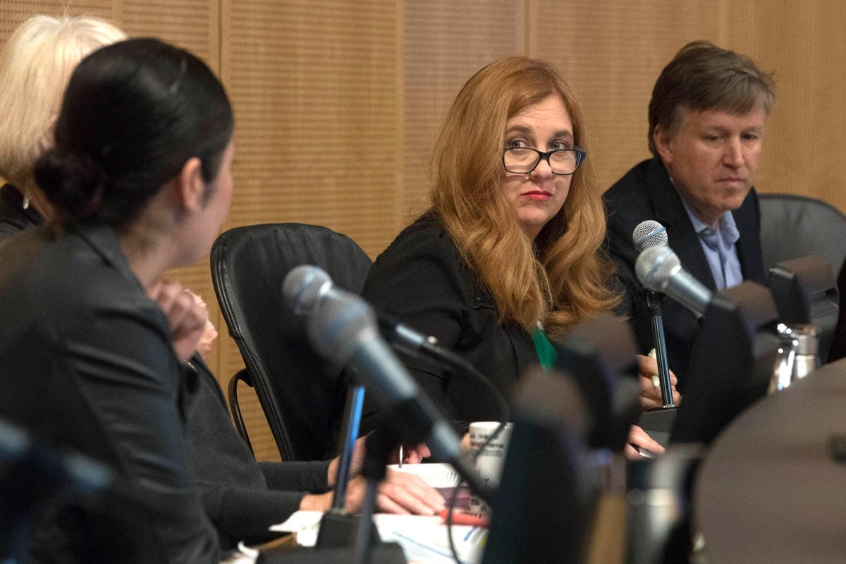 Poll: Seattle voters want change on council and are split on Durkan ...