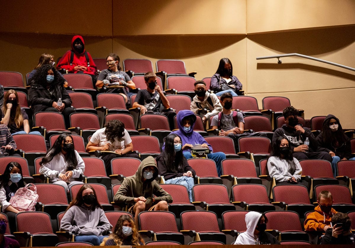 How many students did WA public schools lose during the pandemic ...