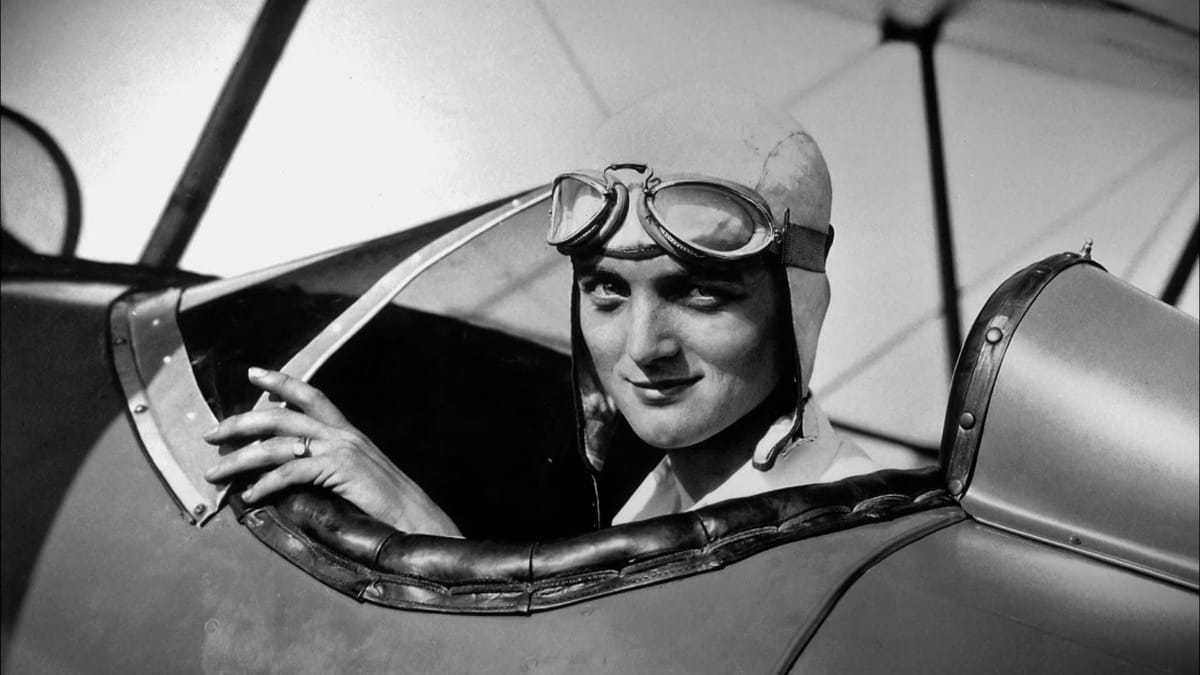 Twenty female pilots, including Amelia Earhart, Who Raced Across ...