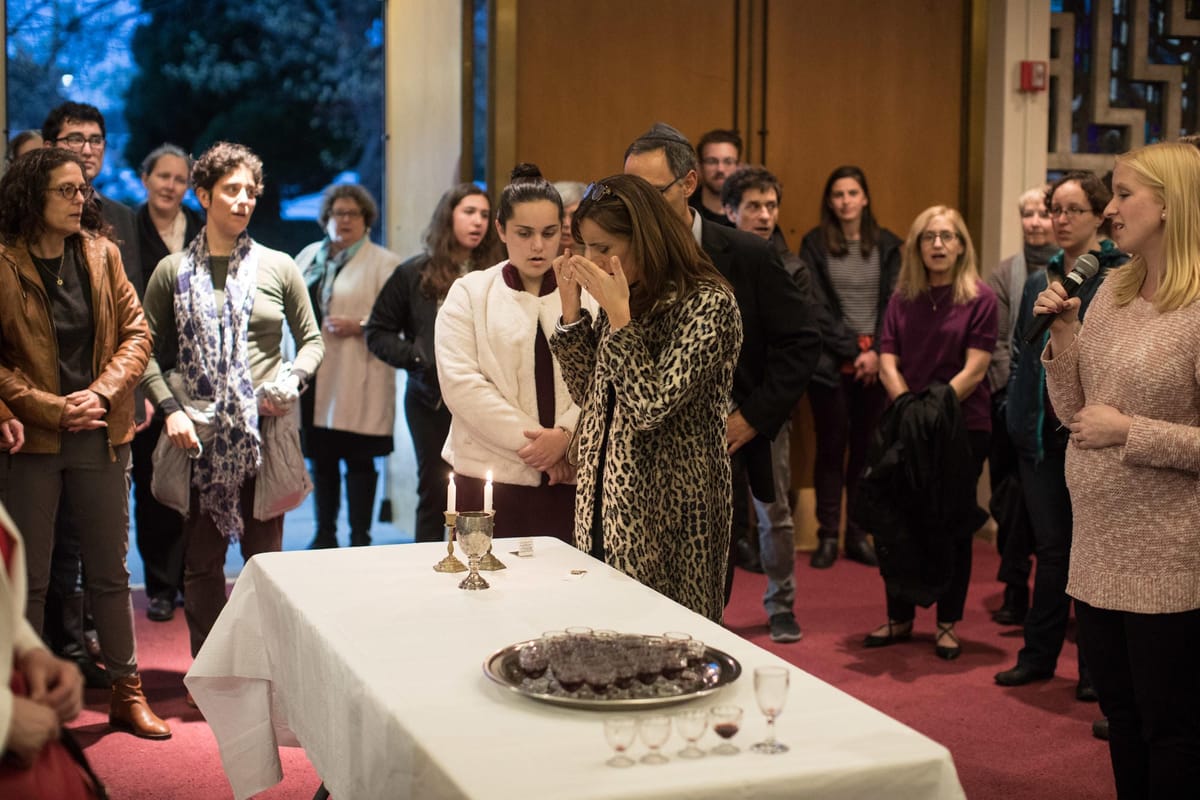 Seattle Jewish community looks ahead in first post-Pittsburgh Shabbat ...
