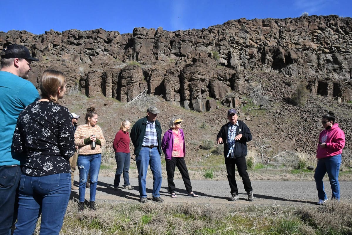 Washington scablands tour explores Native history, sacred sites ...