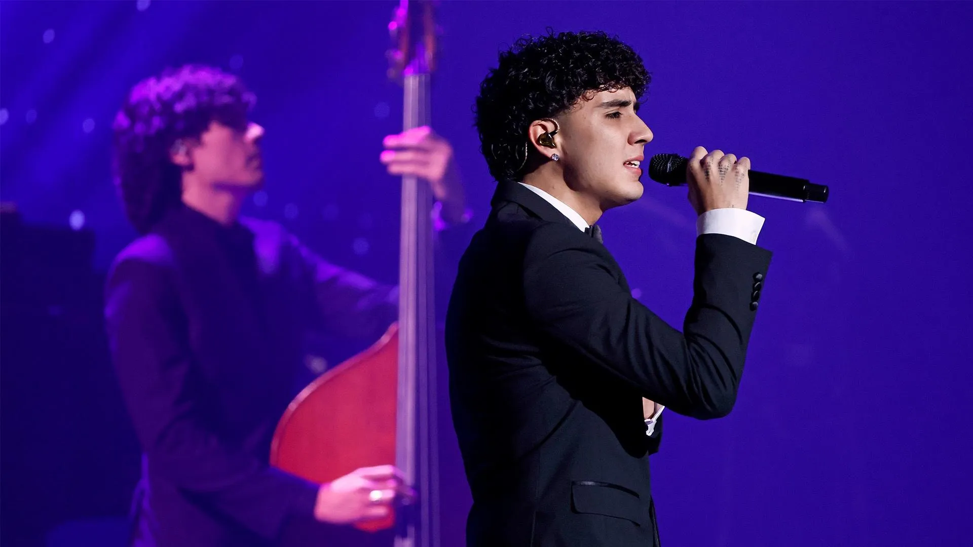 DannyLux performs “Ya No Estás” (Live!) | Cascade PBS