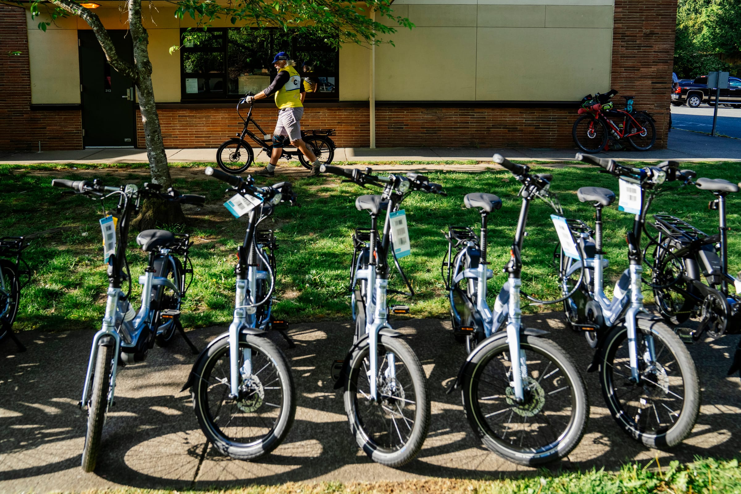 Shoreline’s answer to offset carbon emissions? Free e-bikes | Cascade PBS